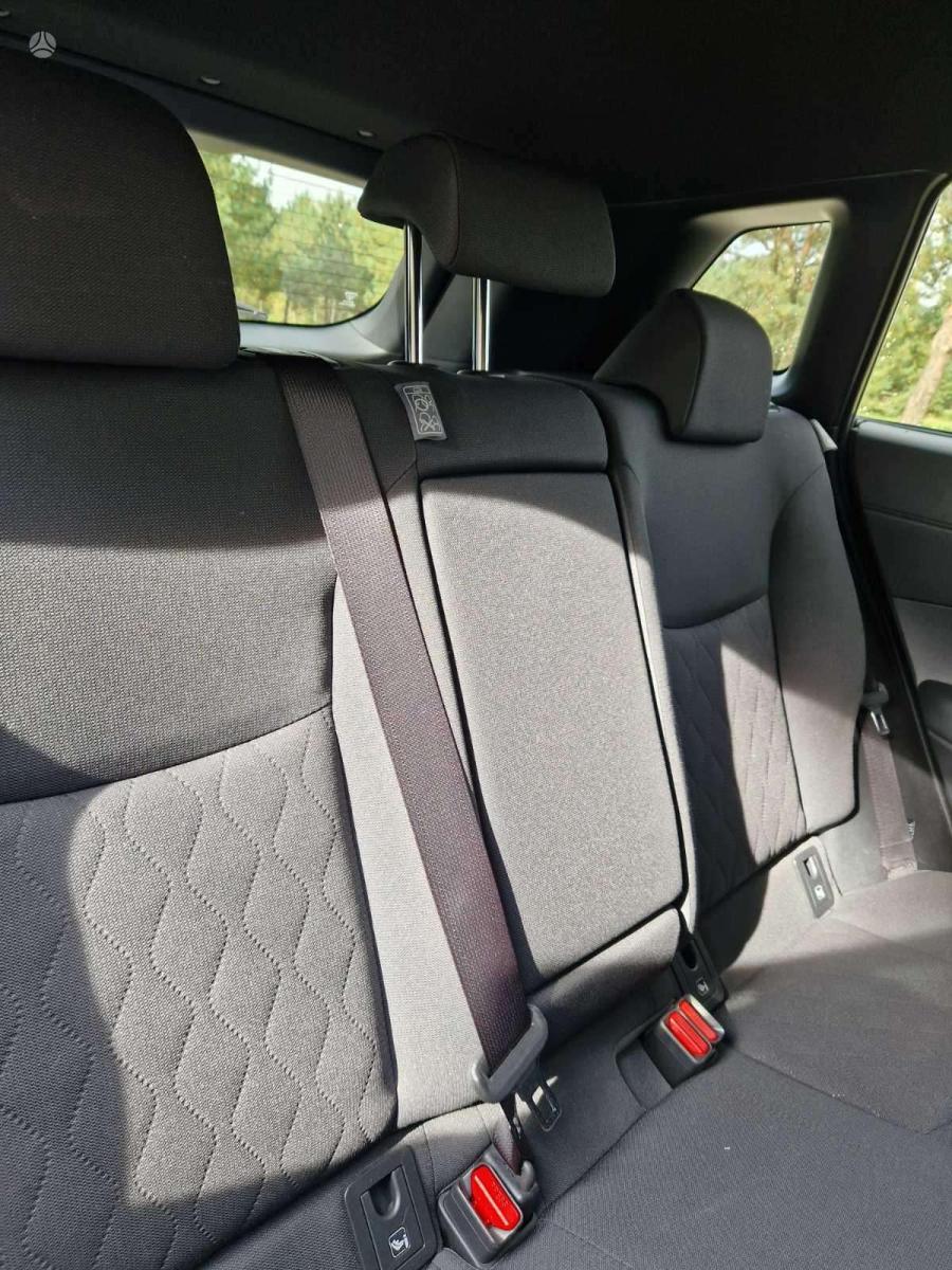 Grey Toyota Corolla Cross 2024 in Jonava, with an engine capacity of 2.00 L and mileage of 64 thousand km for 24600 €, photo 12 on AUTOMOTO.COM.LV