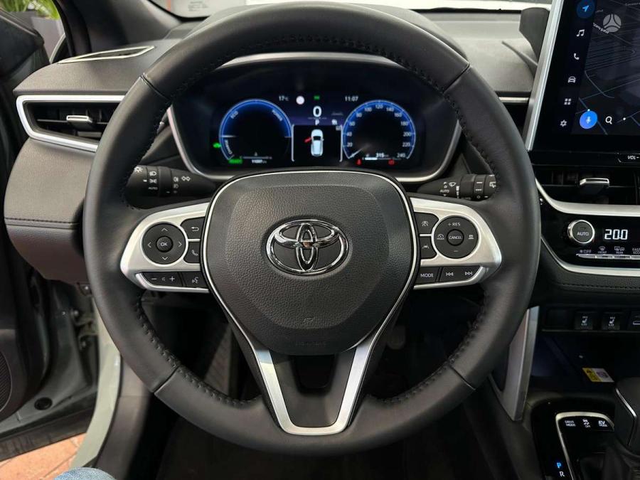 Pelēks Toyota Corolla Cross 2025 Kauņa, ar dzinēja tilpumu 1.99 L un nobraukumu 11 tūkst. km par 32900 €, foto 23 vietnē AUTOMOTO.COM.LV