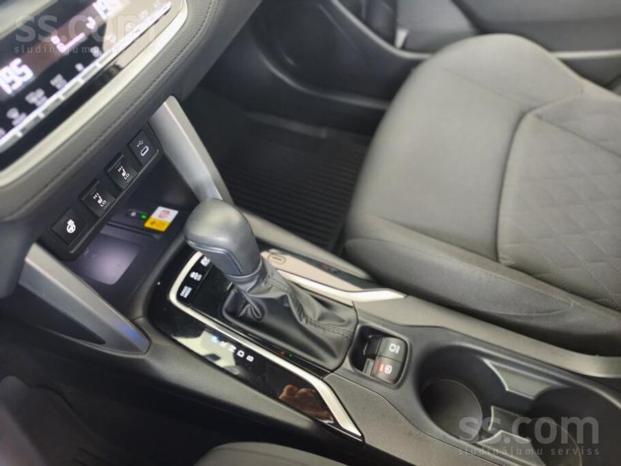 Grey Toyota Corolla Cross 2025 in Riga, with an engine capacity of 2.00 L and mileage of 28 thousand km for 33800 €, photo 18 on AUTOMOTO.COM.LV