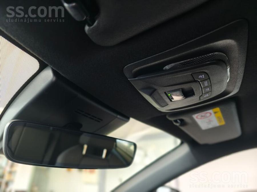 Grey Toyota Corolla Cross 2025 in Riga, with an engine capacity of 2.00 L and mileage of 28 thousand km for 33800 €, photo 22 on AUTOMOTO.COM.LV