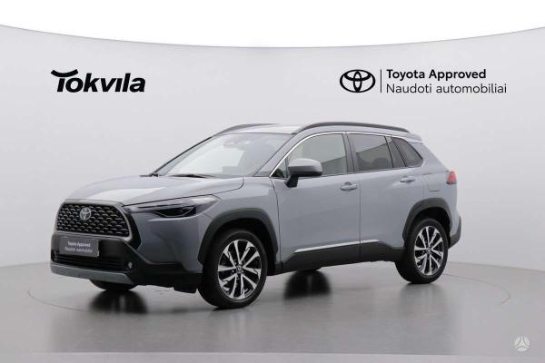 Pelēks Toyota Corolla Cross 2025 Viļņa, ar dzinēja tilpumu 1.80 L un nobraukumu 25 tūkst. km par 32700 €, foto 1 vietnē AUTOMOTO.COM.LV