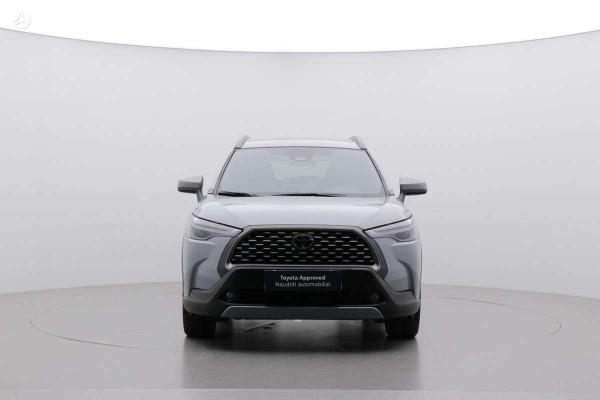 Pelēks Toyota Corolla Cross 2025 Viļņa, ar dzinēja tilpumu 1.80 L un nobraukumu 25 tūkst. km par 32700 €, foto 6 vietnē AUTOMOTO.COM.LV