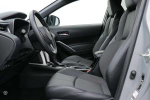 Pelēks Toyota Corolla Cross 2025 Viļņa, ar dzinēja tilpumu 1.80 L un nobraukumu 25 tūkst. km par 32700 €, foto 13 vietnē AUTOMOTO.COM.LV