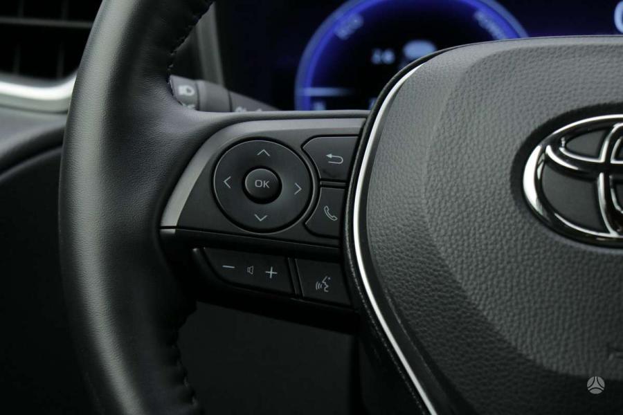 Pelēks Toyota Corolla Cross 2025 Viļņa, ar dzinēja tilpumu 1.80 L un nobraukumu 25 tūkst. km par 32700 €, foto 30 vietnē AUTOMOTO.COM.LV