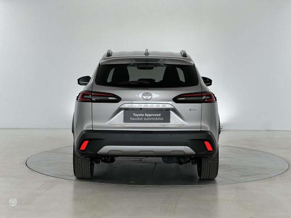 Серый Тойота Corolla Cross 2025 в Вильнюс, объемом двигателя 1.80 л и пробегом 18 тыс. км за 32900 €, фото 4 на AUTOMOTO.COM.LV