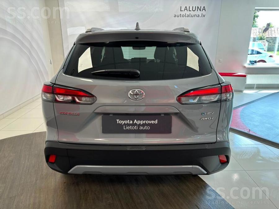 Серый Тойота Corolla Cross 2025 в Екабпилс, объемом двигателя 2.00 л и пробегом 34 тыс. км за 33300 €, фото 5 на AUTOMOTO.COM.LV