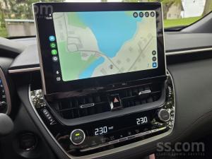 Pelēks Toyota Corolla Cross 2025 Cēsis, ar dzinēja tilpumu 1.80 L un nobraukumu 52 tūkst. km par 32500 €, foto  vietnē AUTOMOTO.COM.LV