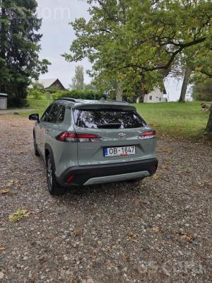 Pelēks Toyota Corolla Cross 2025 Cēsis, ar dzinēja tilpumu 1.80 L un nobraukumu 52 tūkst. km par 32500 €, foto 12 vietnē AUTOMOTO.COM.LV