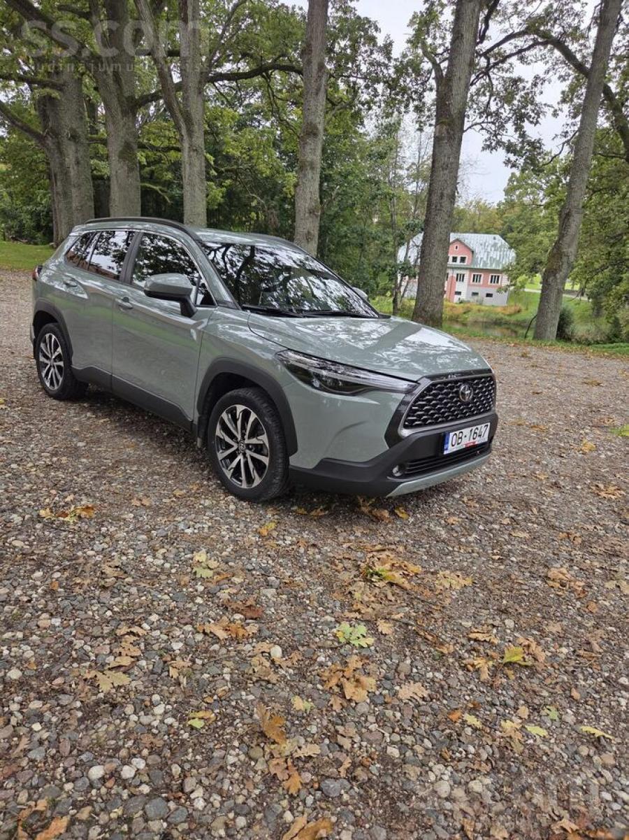 Pelēks Toyota Corolla Cross 2025 Cēsis, ar dzinēja tilpumu 1.80 L un nobraukumu 52 tūkst. km par 32500 €, foto 14 vietnē AUTOMOTO.COM.LV