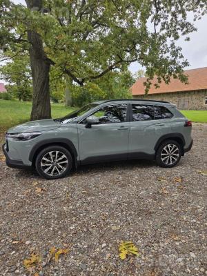 Pelēks Toyota Corolla Cross 2025 Cēsis, ar dzinēja tilpumu 1.80 L un nobraukumu 52 tūkst. km par 32500 €, foto 18 vietnē AUTOMOTO.COM.LV
