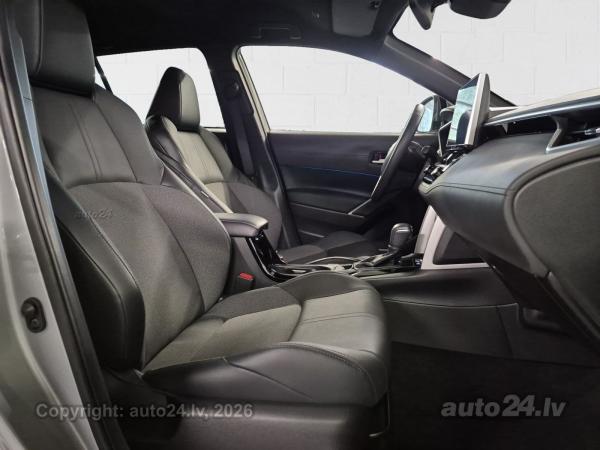 Серый Тойота Corolla Cross 2023 в Таллин, объемом двигателя 1.80 л и пробегом 53 тыс. км за 29490 €, фото 6 на AUTOMOTO.COM.LV