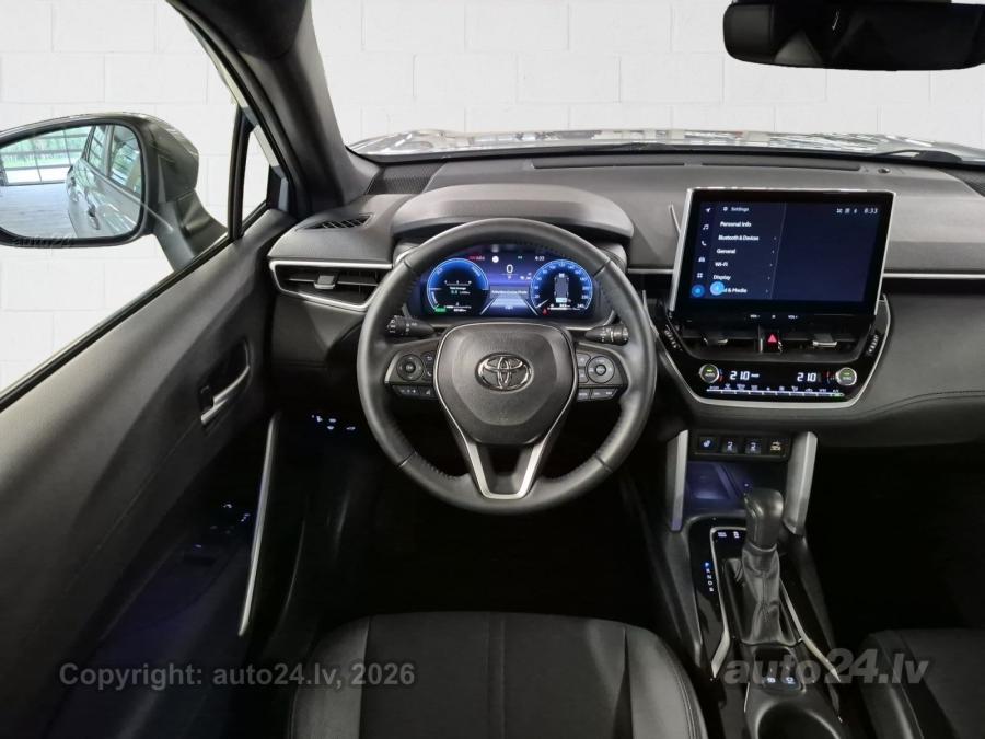 Grey Toyota Corolla Cross 2023 in Tallinn, with an engine capacity of 1.80 L and mileage of 53 thousand km for 29490 €, photo 10 on AUTOMOTO.COM.LV