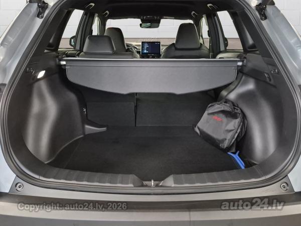 Серый Тойота Corolla Cross 2023 в Таллин, объемом двигателя 1.80 л и пробегом 53 тыс. км за 29490 €, фото 10 на AUTOMOTO.COM.LV