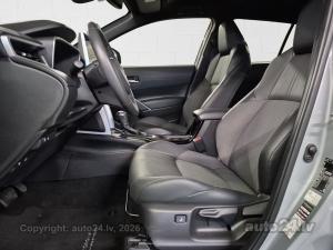 Grey Toyota Corolla Cross 2023 in Tallinn, with an engine capacity of 1.80 L and mileage of 53 thousand km for 29490 €, photo 12 on AUTOMOTO.COM.LV