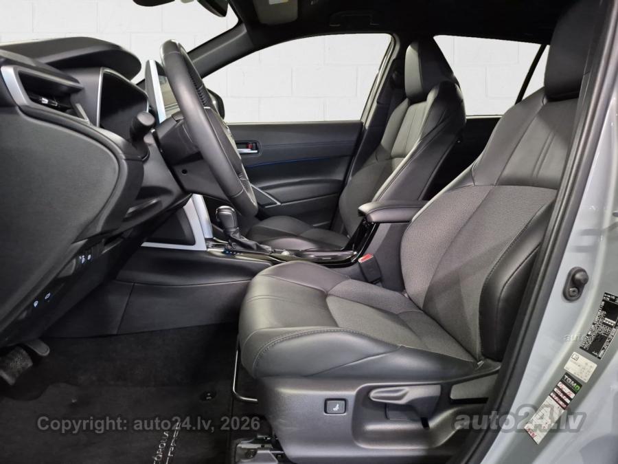 Grey Toyota Corolla Cross 2023 in Tallinn, with an engine capacity of 1.80 L and mileage of 53 thousand km for 29490 €, photo 12 on AUTOMOTO.COM.LV