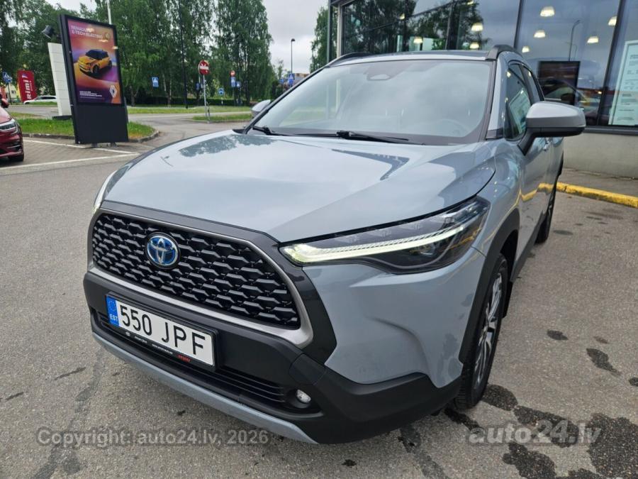 Pelēks Toyota Corolla Cross 2023 Tartu, ar dzinēja tilpumu 2.00 L un nobraukumu 58 tūkst. km par 27990 €, foto 3 vietnē AUTOMOTO.COM.LV