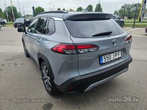 Pelēks Toyota Corolla Cross 2023 Tartu, ar dzinēja tilpumu 2.00 L un nobraukumu 58 tūkst. km par 27990 €, foto 5 vietnē AUTOMOTO.COM.LV