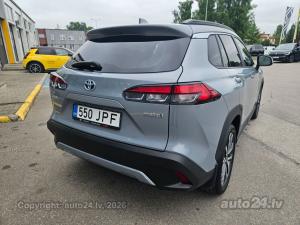 Pelēks Toyota Corolla Cross 2023 Tartu, ar dzinēja tilpumu 2.00 L un nobraukumu 58 tūkst. km par 27990 €, foto 6 vietnē AUTOMOTO.COM.LV