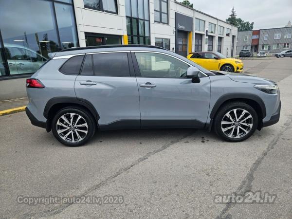 Grey Toyota Corolla Cross 2023 in Tartu, with an engine capacity of 2.00 L and mileage of 58 thousand km for 27990 €, photo 6 on AUTOMOTO.COM.LV