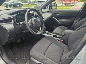Pelēks Toyota Corolla Cross 2023 Tartu, ar dzinēja tilpumu 2.00 L un nobraukumu 58 tūkst. km par 27990 €, foto 8 vietnē AUTOMOTO.COM.LV