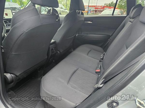 Grey Toyota Corolla Cross 2023 in Tartu, with an engine capacity of 2.00 L and mileage of 58 thousand km for 27990 €, photo 9 on AUTOMOTO.COM.LV
