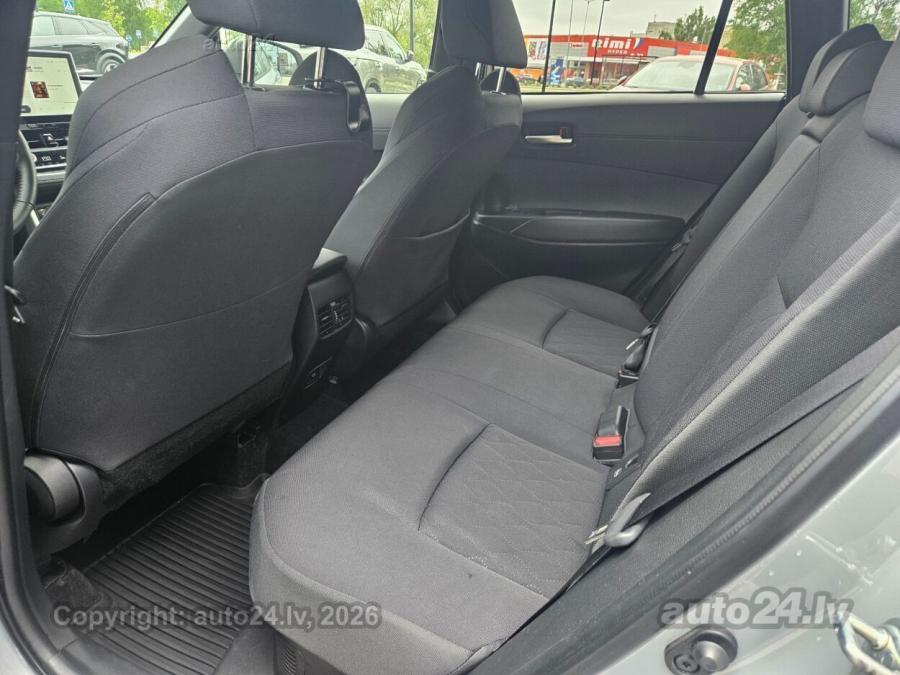 Pelēks Toyota Corolla Cross 2023 Tartu, ar dzinēja tilpumu 2.00 L un nobraukumu 58 tūkst. km par 27990 €, foto 10 vietnē AUTOMOTO.COM.LV