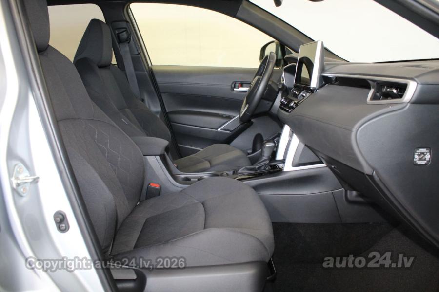 Серый Тойота Corolla Cross 2024 в Таллин, объемом двигателя 1.80 л и пробегом 34 тыс. км за 31490 €, фото 7 на AUTOMOTO.COM.LV