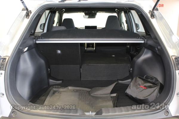 Серый Тойота Corolla Cross 2024 в Таллин, объемом двигателя 1.80 л и пробегом 34 тыс. км за 31490 €, фото 10 на AUTOMOTO.COM.LV