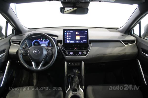 Grey Toyota Corolla Cross 2024 in Tallinn, with an engine capacity of 1.80 L and mileage of 30 thousand km for 31490 €, photo 8 on AUTOMOTO.COM.LV