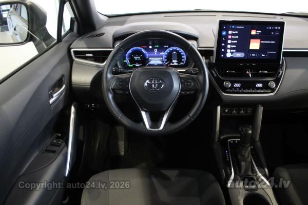 Grey Toyota Corolla Cross 2024 in Tallinn, with an engine capacity of 1.80 L and mileage of 30 thousand km for 31490 €, photo 9 on AUTOMOTO.COM.LV
