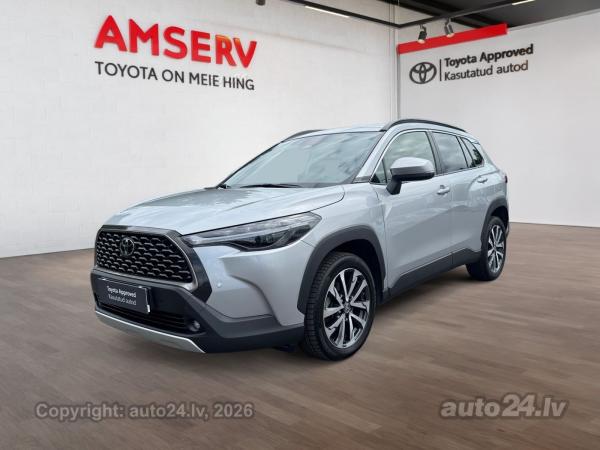 Серый Тойота Corolla Cross 2024 в Пайде, объемом двигателя 1.80 л и пробегом 38 тыс. км за 31490 €, фото 1 на AUTOMOTO.COM.LV