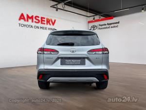 Серый Тойота Corolla Cross 2024 в Пайде, объемом двигателя 1.80 л и пробегом 38 тыс. км за 31490 €, фото 5 на AUTOMOTO.COM.LV