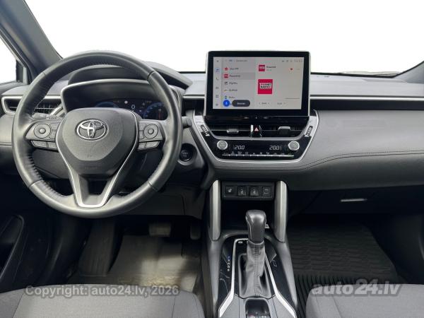 Серый Тойота Corolla Cross 2024 в Пайде, объемом двигателя 1.80 л и пробегом 38 тыс. км за 31490 €, фото 8 на AUTOMOTO.COM.LV