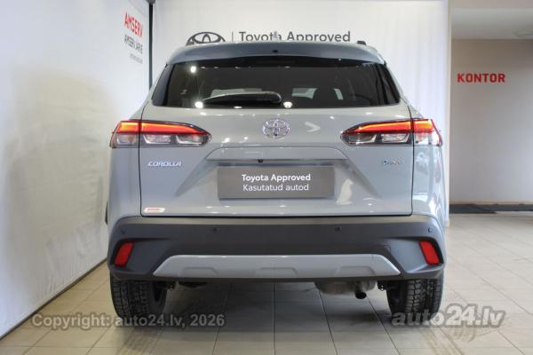 Серый Тойота Corolla Cross 2024 в Таллин, объемом двигателя 1.80 л и пробегом 29 тыс. км за 31490 €, фото 4 на AUTOMOTO.COM.LV