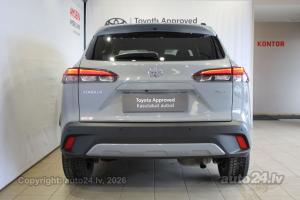 Серый Тойота Corolla Cross 2024 в Таллин, объемом двигателя 1.80 л и пробегом 29 тыс. км за 31490 €, фото 5 на AUTOMOTO.COM.LV