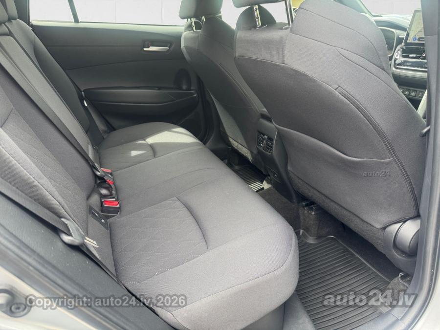 Серый Тойота Corolla Cross 2024 в Пайде, объемом двигателя 1.80 л и пробегом 29 тыс. км за 31490 €, фото 8 на AUTOMOTO.COM.LV