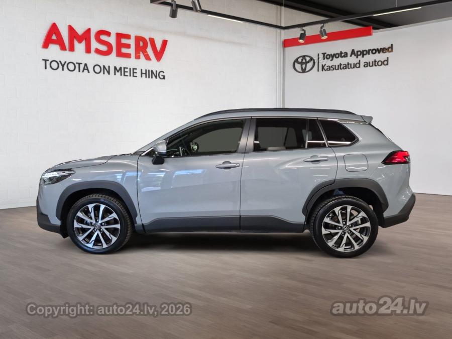 Pelēks Toyota Corolla Cross 2024 Tallina, ar dzinēja tilpumu 1.80 L un nobraukumu 37 tūkst. km par 31490 €, foto 4 vietnē AUTOMOTO.COM.LV