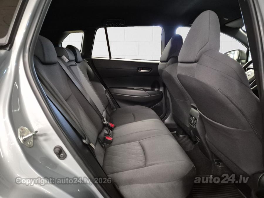 Pelēks Toyota Corolla Cross 2024 Tallina, ar dzinēja tilpumu 1.80 L un nobraukumu 37 tūkst. km par 31490 €, foto 8 vietnē AUTOMOTO.COM.LV