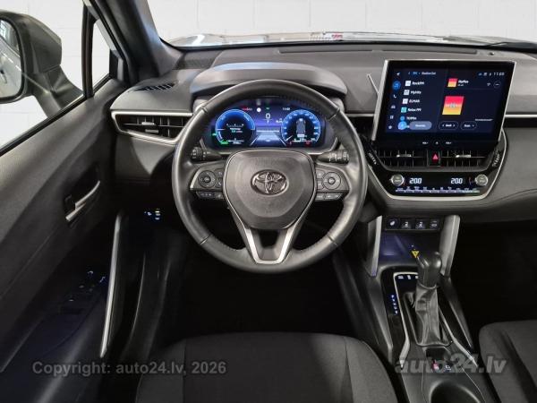 Grey Toyota Corolla Cross 2024 in Tallinn, with an engine capacity of 1.80 L and mileage of 37 thousand km for 31490 €, photo 10 on AUTOMOTO.COM.LV