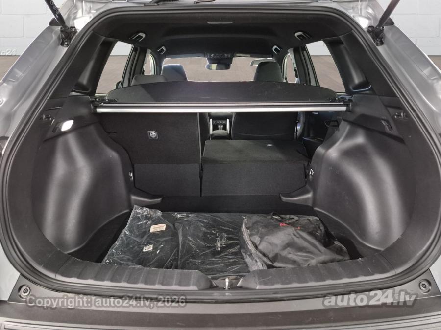 Pelēks Toyota Corolla Cross 2024 Tallina, ar dzinēja tilpumu 1.80 L un nobraukumu 37 tūkst. km par 31490 €, foto 11 vietnē AUTOMOTO.COM.LV