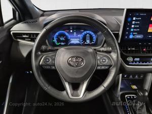Pelēks Toyota Corolla Cross 2024 Tallina, ar dzinēja tilpumu 1.80 L un nobraukumu 37 tūkst. km par 31490 €, foto 13 vietnē AUTOMOTO.COM.LV