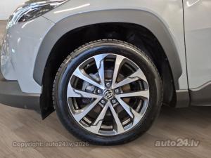 Pelēks Toyota Corolla Cross 2024 Tallina, ar dzinēja tilpumu 1.80 L un nobraukumu 37 tūkst. km par 31490 €, foto 16 vietnē AUTOMOTO.COM.LV
