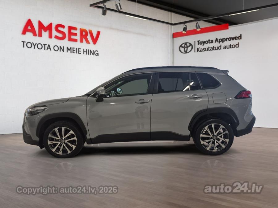 Grey Toyota Corolla Cross 2024 in Viljandi, with an engine capacity of 1.80 L and mileage of 31 thousand km for 30990 €, photo 4 on AUTOMOTO.COM.LV
