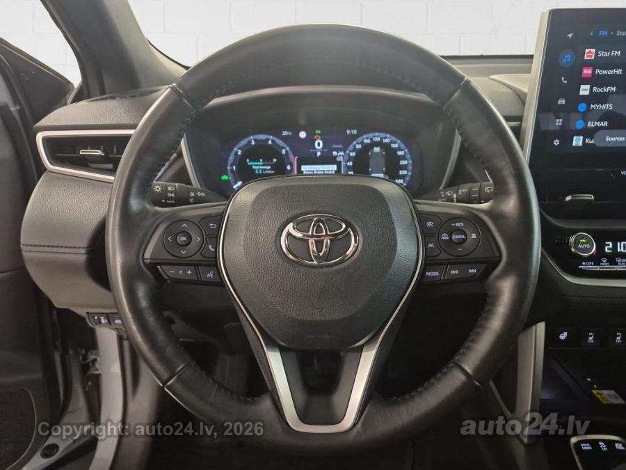 Grey Toyota Corolla Cross 2024 in Viljandi, with an engine capacity of 1.80 L and mileage of 31 thousand km for 30990 €, photo 13 on AUTOMOTO.COM.LV
