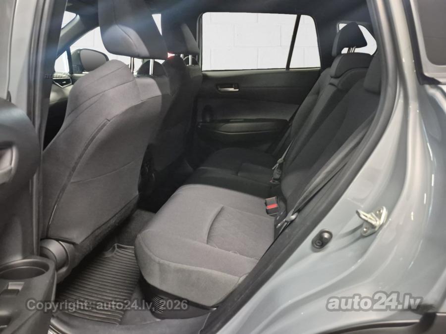 Grey Toyota Corolla Cross 2024 in Viljandi, with an engine capacity of 1.80 L and mileage of 31 thousand km for 30990 €, photo 20 on AUTOMOTO.COM.LV