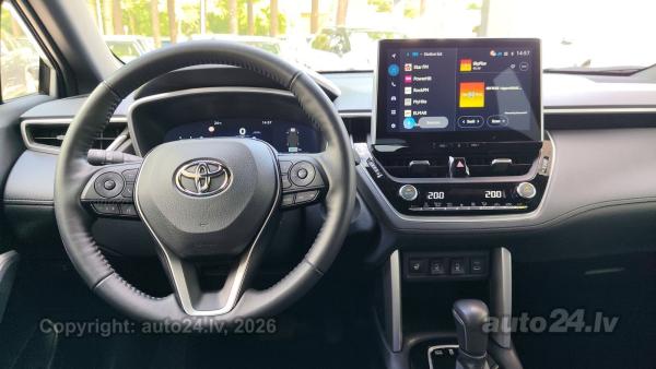 Pelēks Toyota Corolla Cross 2025 Tallina, ar dzinēja tilpumu 1.80 L un nobraukumu 19 tūkst. km par 29995 €, foto 9 vietnē AUTOMOTO.COM.LV