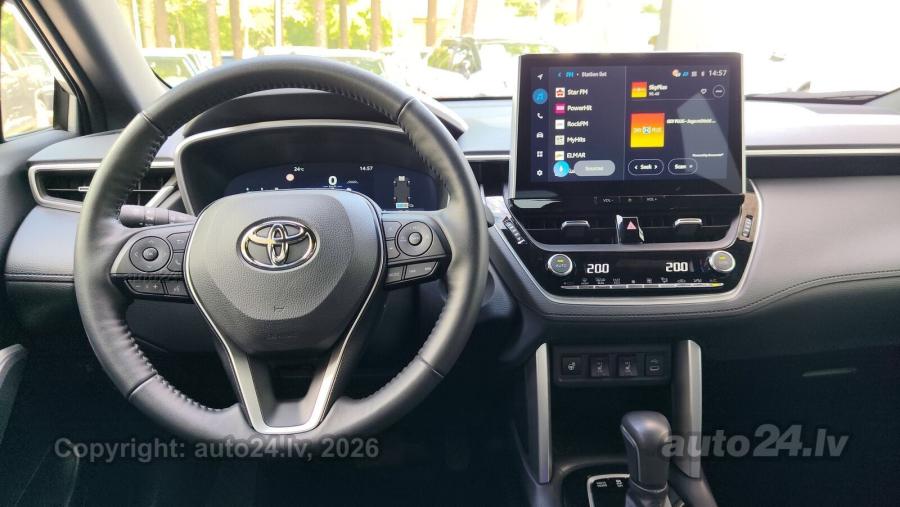 Grey Toyota Corolla Cross 2025 in Tallinn, with an engine capacity of 1.80 L and mileage of 19 thousand km for 29995 €, photo 10 on AUTOMOTO.COM.LV