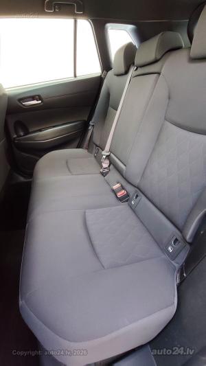 Grey Toyota Corolla Cross 2025 in Tallinn, with an engine capacity of 1.80 L and mileage of 19 thousand km for 29995 €, photo 18 on AUTOMOTO.COM.LV