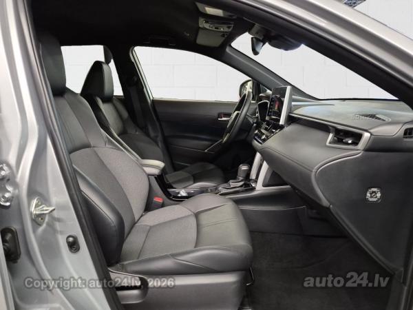 Серый Тойота Corolla Cross 2025 в Таллин, объемом двигателя 1.80 л и пробегом 24 тыс. км за 33490 €, фото 7 на AUTOMOTO.COM.LV