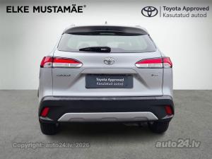 Pelēks Toyota Corolla Cross 2025 Tallina, ar dzinēja tilpumu 1.80 L un nobraukumu 17 tūkst. km par 29995 €, foto 5 vietnē AUTOMOTO.COM.LV